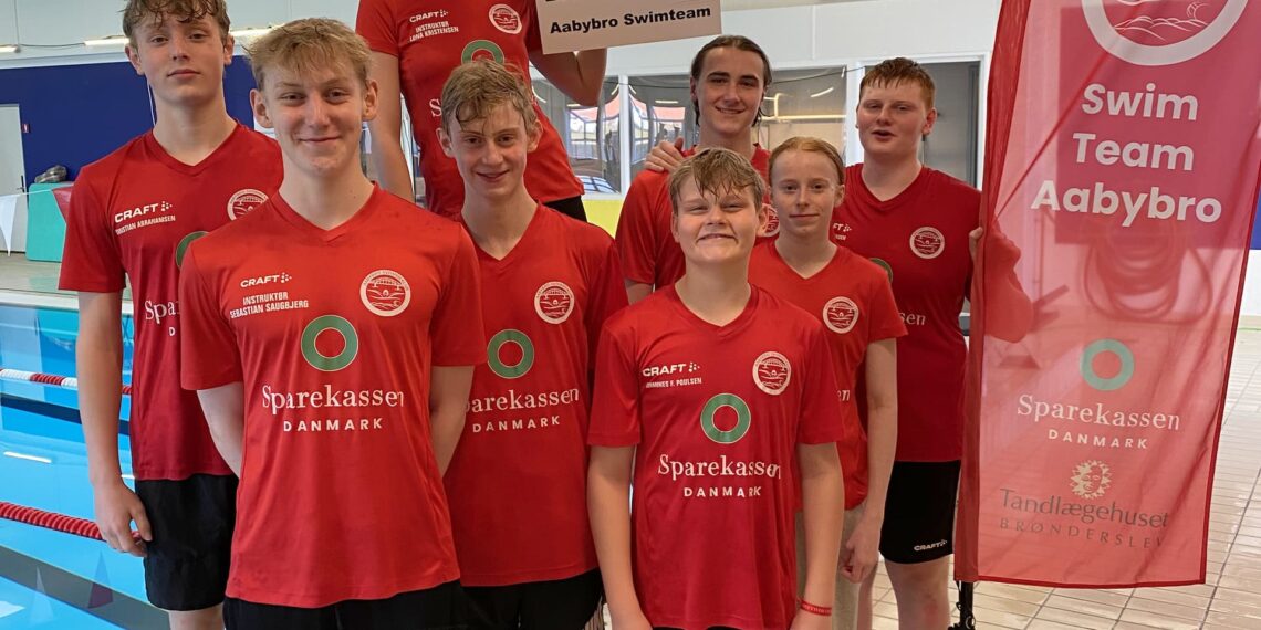 Aabybro Svømmeklub svømmer igen over 100 kilometer på 24 timer ...